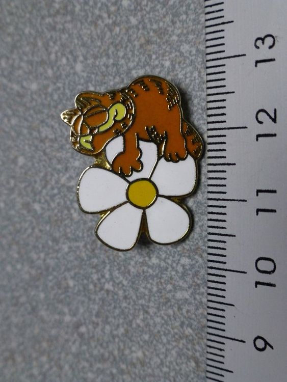 PIN PINS COMIC GARFIELD (Gebraucht) in Gränichen für CHF 5 – mit ...