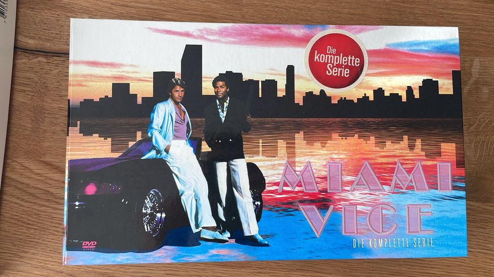 Miami Vice - die komplette Serie (30 DVD) ab Fr. 1.-- (Gebraucht) in ...