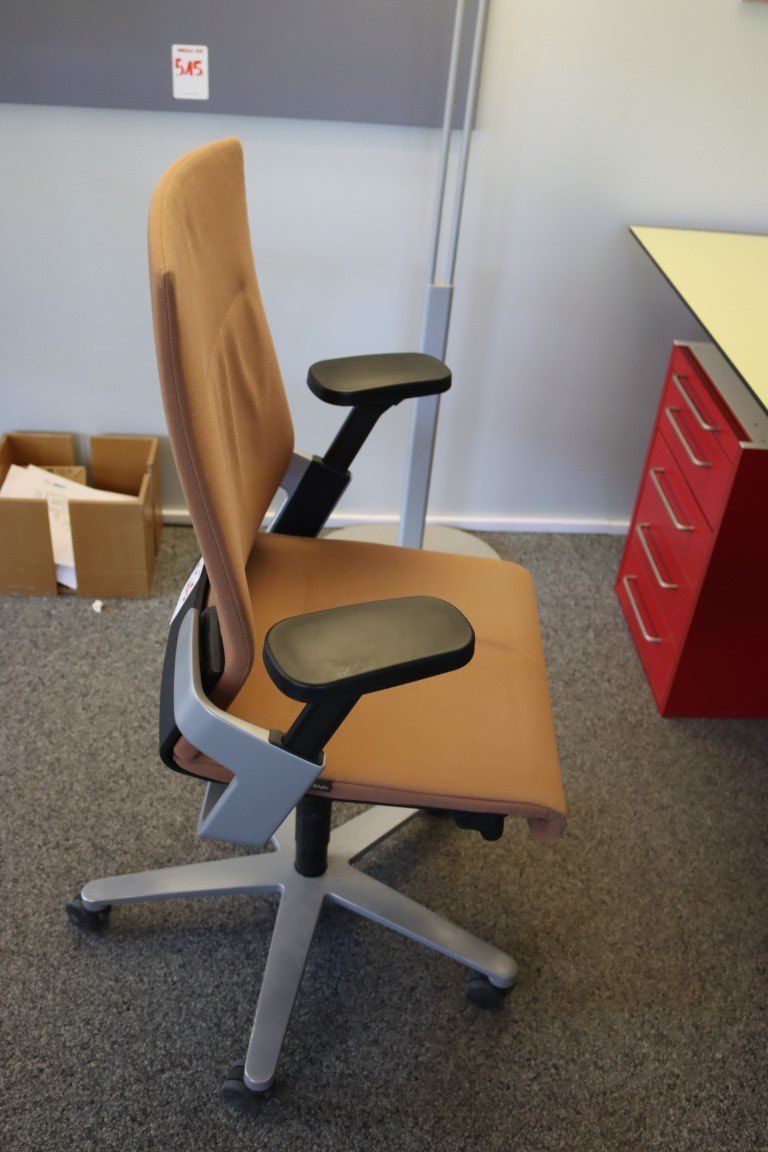 Wilkhahn Bürostuhl (Lot 526) Standort 5443 Niederrohrdorf (Gebraucht ...