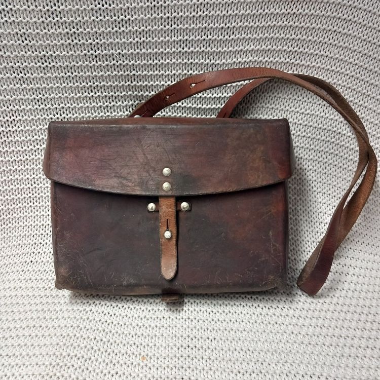 Alte antike Ledertasche (Militär) (Gebraucht) in Gwatt (Thun) für CHF ...