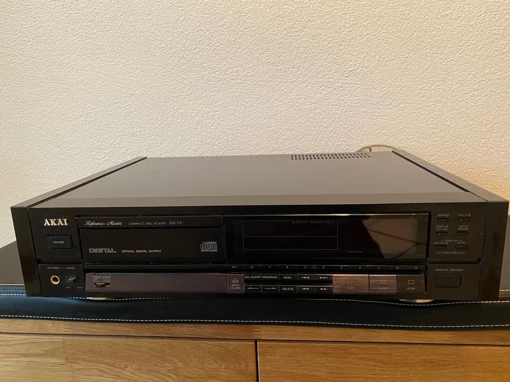 AKAI CD Player CD-73, schwarz (Defekt) in Forch für CHF 201 – nur ...