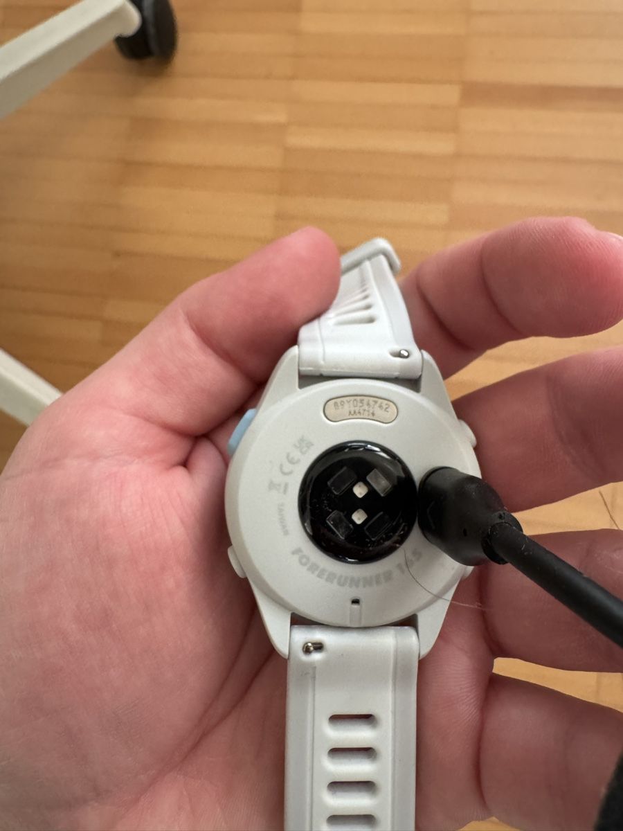 Garmin Forerunner 165 Music GPS Running Watch - White (Neu (gemäss ...