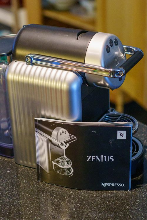 Zenius Kaffeemaschinen – Nespresso Professional TOP-ZUSTAND! (Gebraucht ...