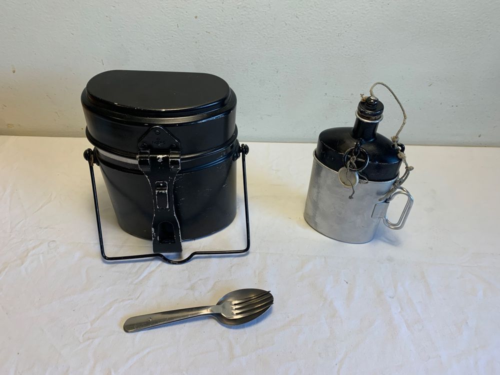Gourde et gamelle militaire (Gebraucht) in für CHF 3 – mit Lieferung ...