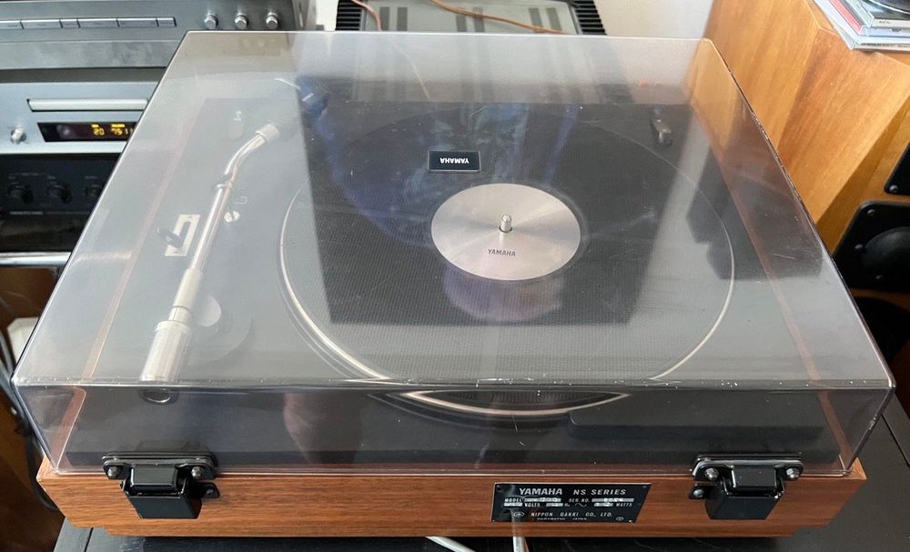 Yamaha YP-500 Plattenspieler | Kaufen auf Ricardo