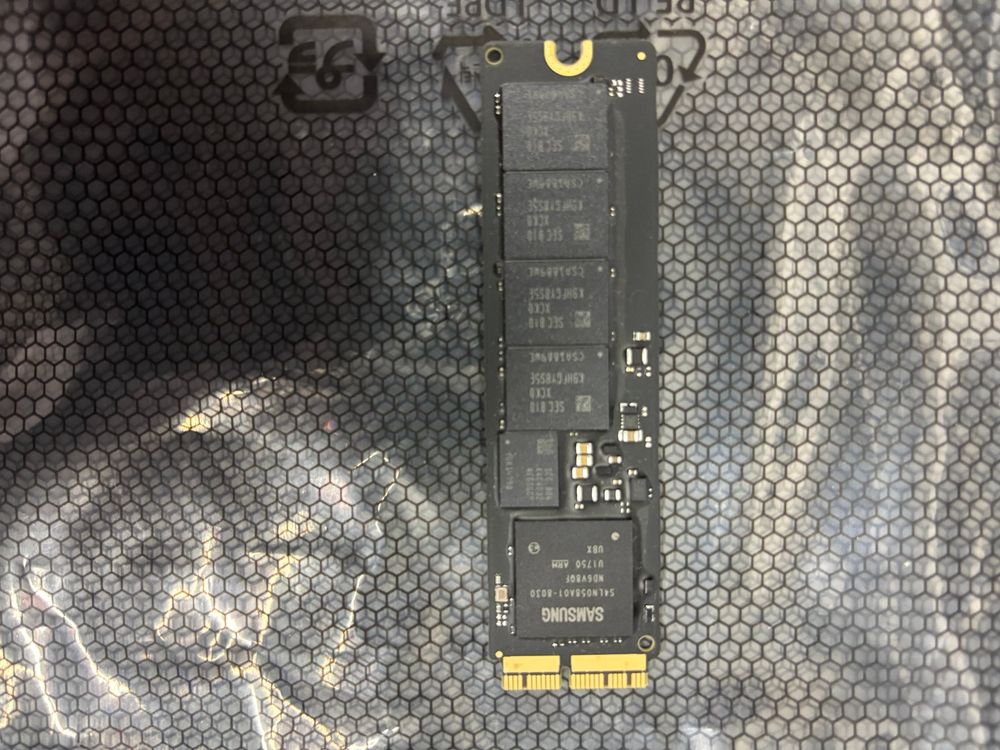 Apple Original SSD MZ-JPV256S /0A4 256GB (Gebraucht) in Landquart für ...