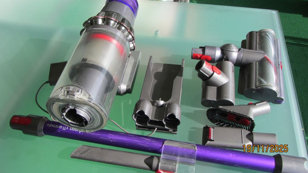 Defekter Dyson V11 Absolute Extra Akku-Staubsauger Teile (Defekt) in ...