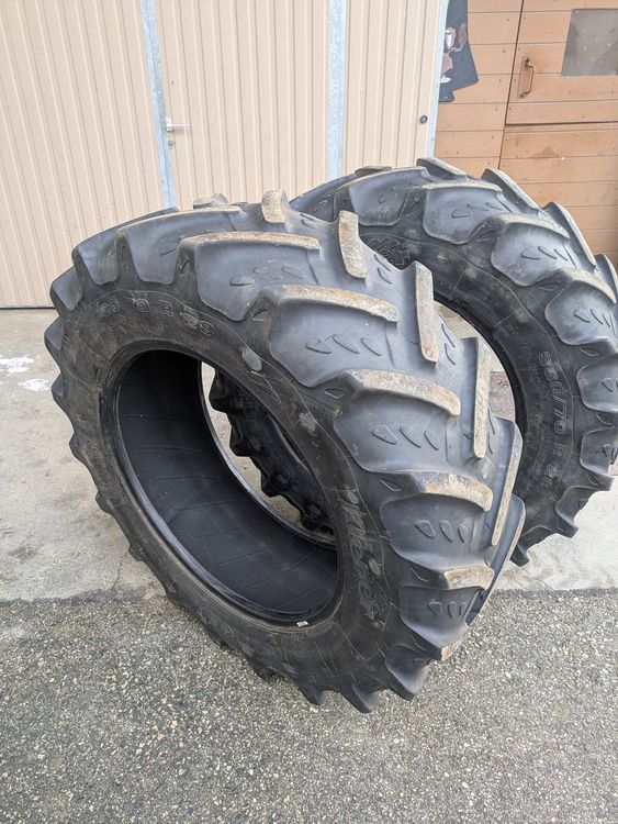 Pneus 360/70R28 (Gebraucht) in Vullierens für CHF 50 – nur Abholung auf ...