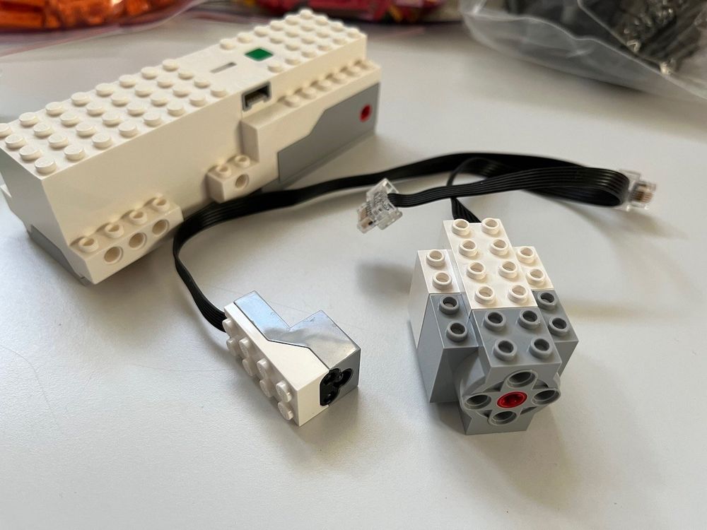 LEGO 17101 Boost Creative Toolbox ab CHF 1.-! (Gebraucht) in ...