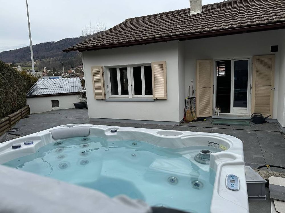 Spa, bain à remous, jacuzzi (Neuf (Voir description)) à La chaux de ...