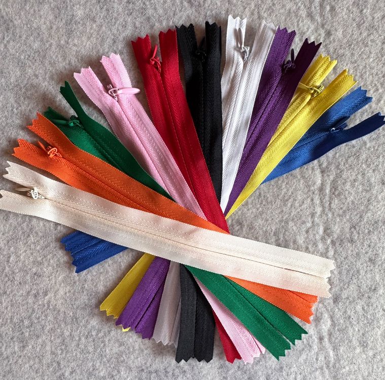 Reissverschlüsse 10 Stk 15/20 cm nahtverdeckt!!! TOP (Neu und ...