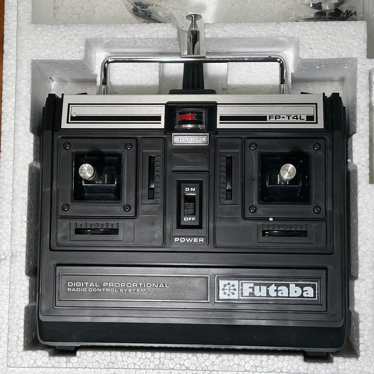 Futaba FP-T4L Digital Proportional Radio Control System (Neu (gemäss ...