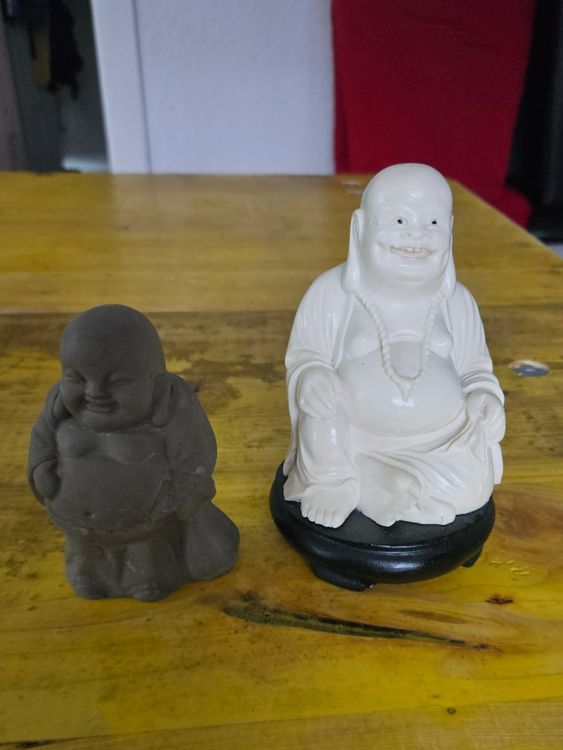 Lachende Buddhas (Gebraucht) in Teufenthal AG für CHF 1 – mit Lieferung ...