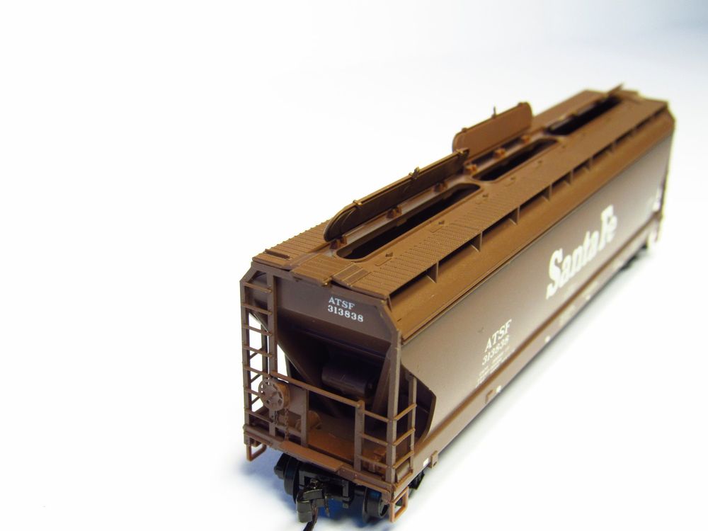 MicroTrains ATSF Getreidesilowagen mit Funktionsteil (Neu (gemäss Beschreibung)) in Langenthal ...