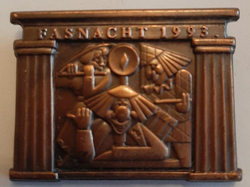 1993 (K-B) s'Theater goht wyter - Basler Fasnachtsplakette (Gebraucht ...