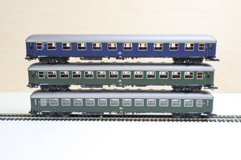 ROCO 3 x Schnellzugwagen 44740 / 44741 - Neupreis: 170.- | Kaufen auf ...