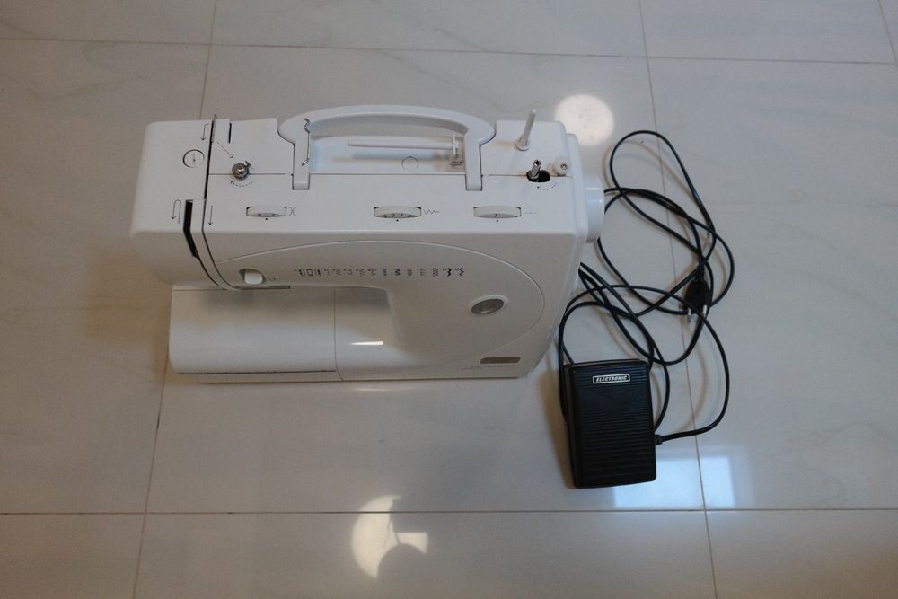 BERNINA Bernette 55 mit NÄH-FEHLER (Defekt) in Reinach für CHF 41 – mit ...