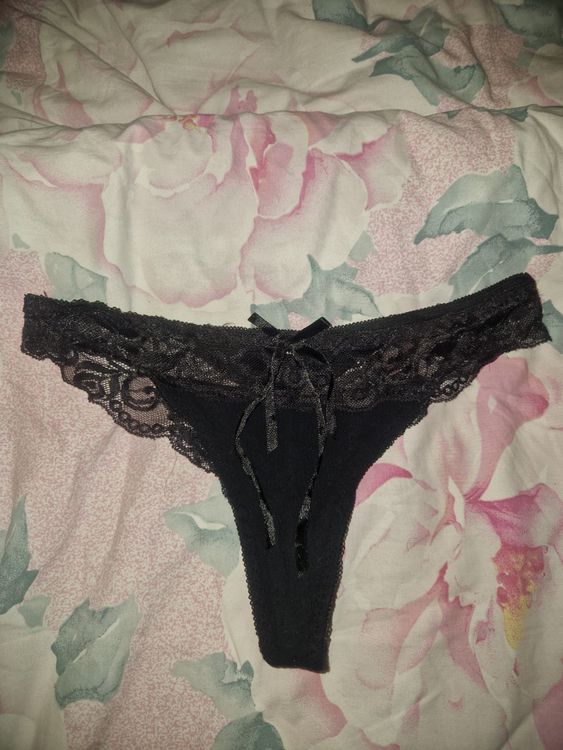 Schwarzer String Tanga mit Spitze (Gebraucht) in Berikon für CHF 25 ...