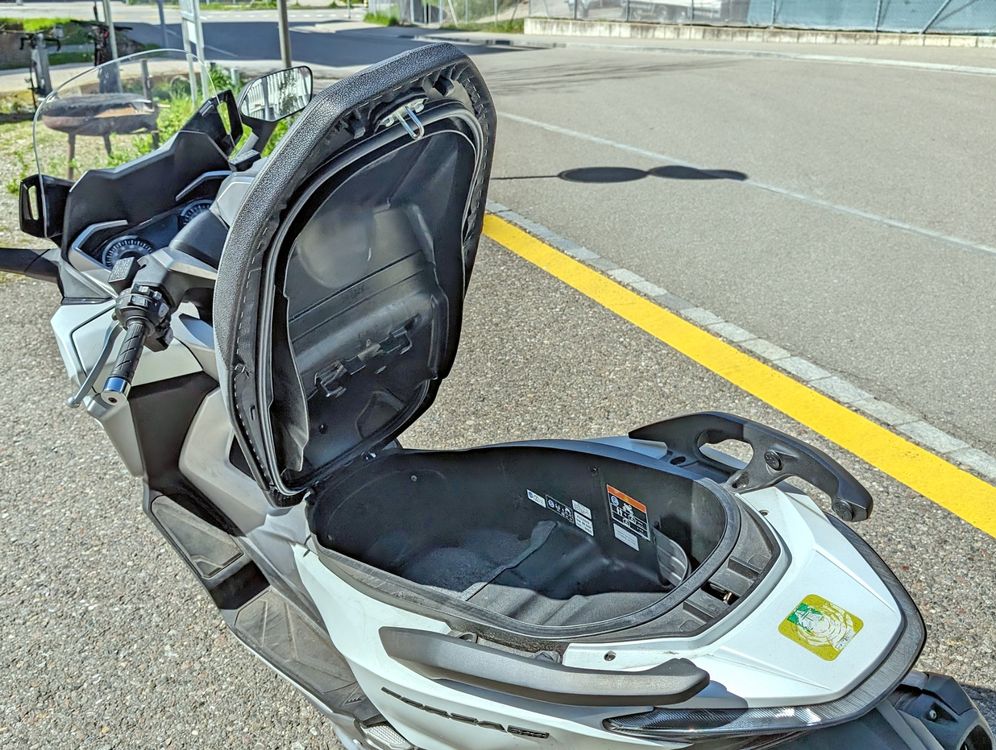 Roller Honda Forza 300 NSS250A/300A (Gebraucht) in Zürich für CHF 3250 ...