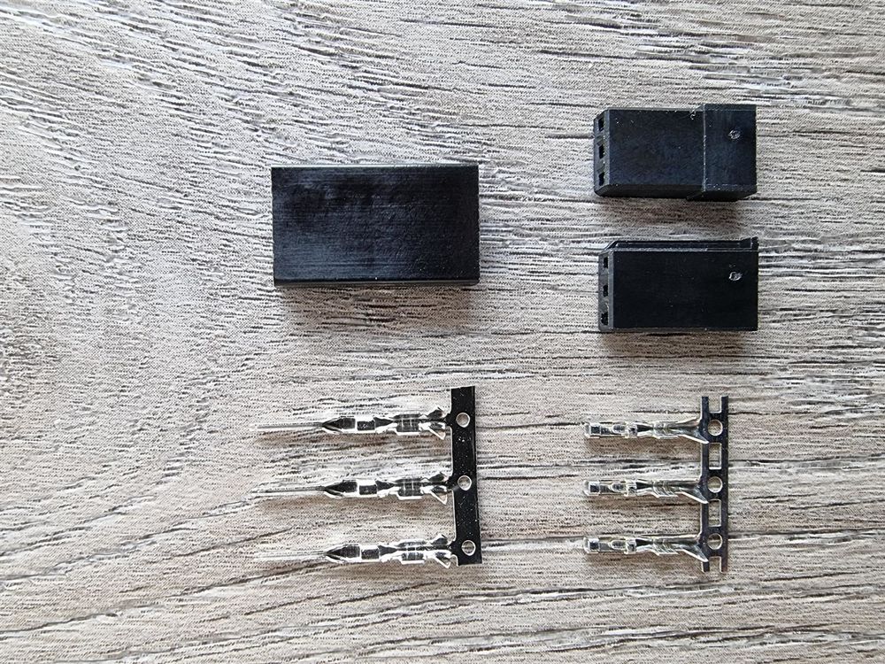 JR Futaba Stecker / Muffe neu 10 Stück (Neu und originalverpackt) in ...