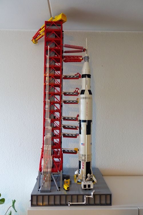 LUT für Lego Saturn V (Gebraucht) in Nussbaumen AG für CHF 105 – mit ...