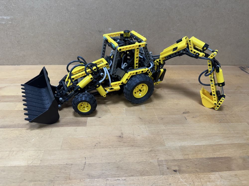 Lego Technic Traktor Bagger 8455 (Gebraucht) in Reutlingen für CHF 90 ...