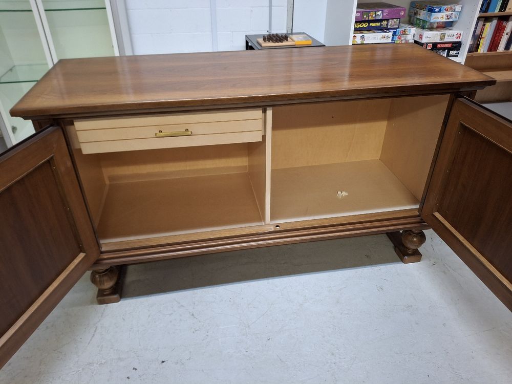 Schweizer Möbel Buffet, Sideboard, ohne Einlegenboden (Gebraucht) in ...