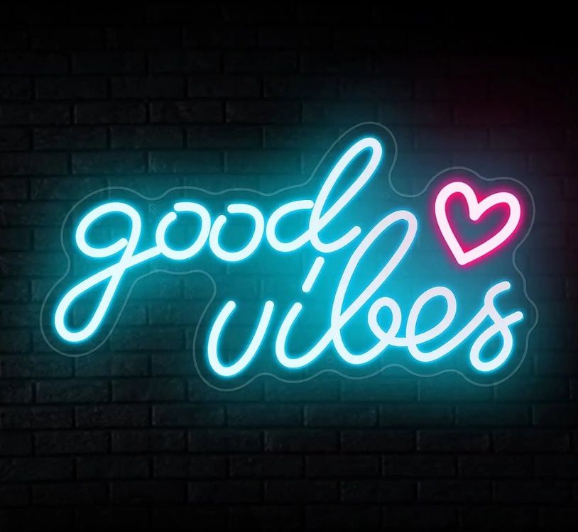 Neon LED Good Vibes Heart (Neu und originalverpackt) in St. Gallen für ...