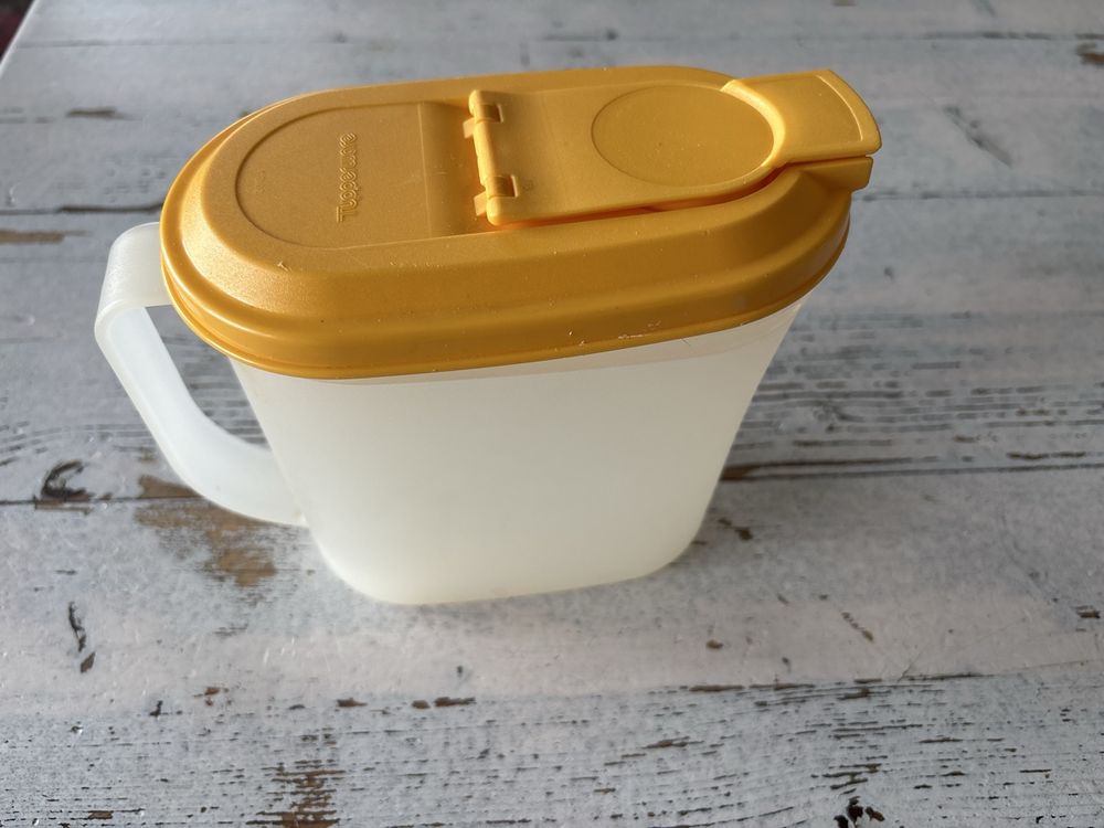 Tupperware Krug/Kanne Gelb Vintage! (Gebraucht) in Detligen für CHF 8 ...