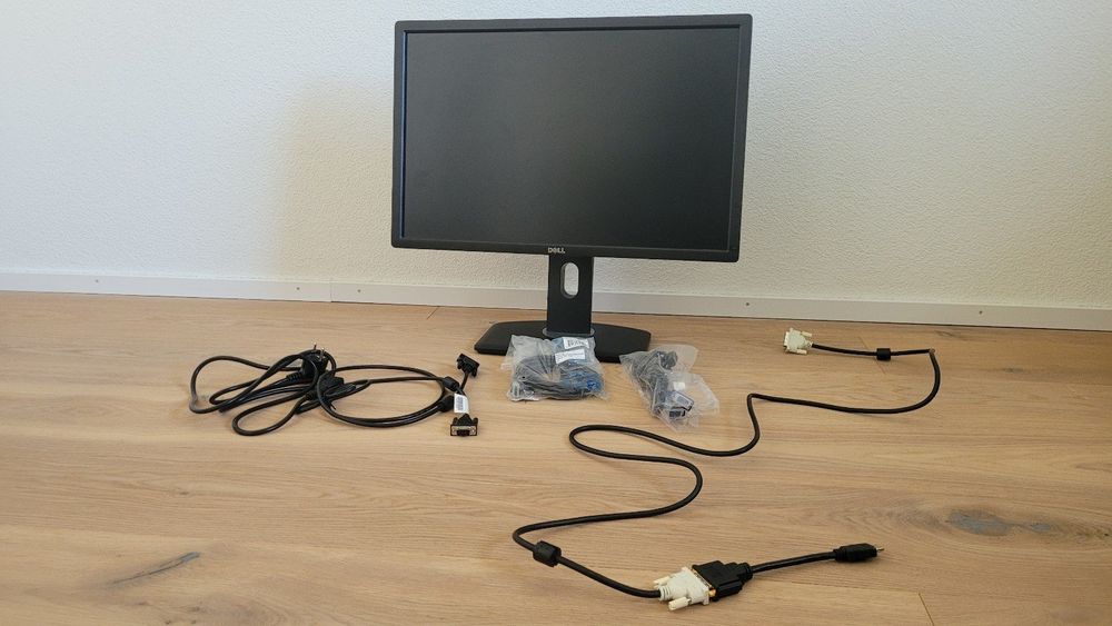 💻 Dell 19" Monitor P1914S – höhenverst., inkl. allen Kabel (Gebraucht ...