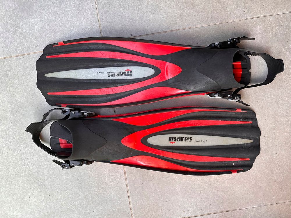 Mares Excel + Tauchflossen (Gebraucht) in Cadro für CHF 40 – mit ...