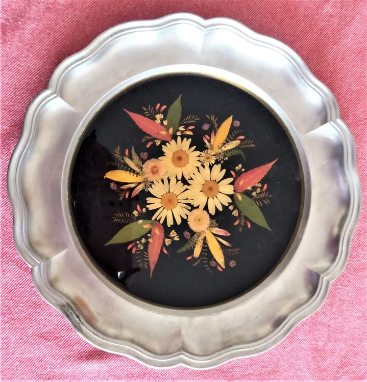 Künstlerischer Zinnteller von Toni + Laura aus der Schweiz. | Kaufen ...