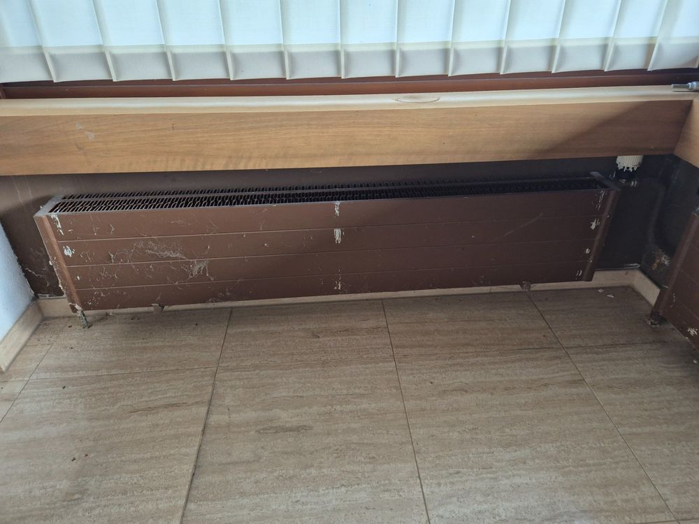 Heizkörper, Radiator 138.5cm x 28cm x 11cm (Gebraucht) in Küsnacht ZH für CHF 10 – nur Abholung ...