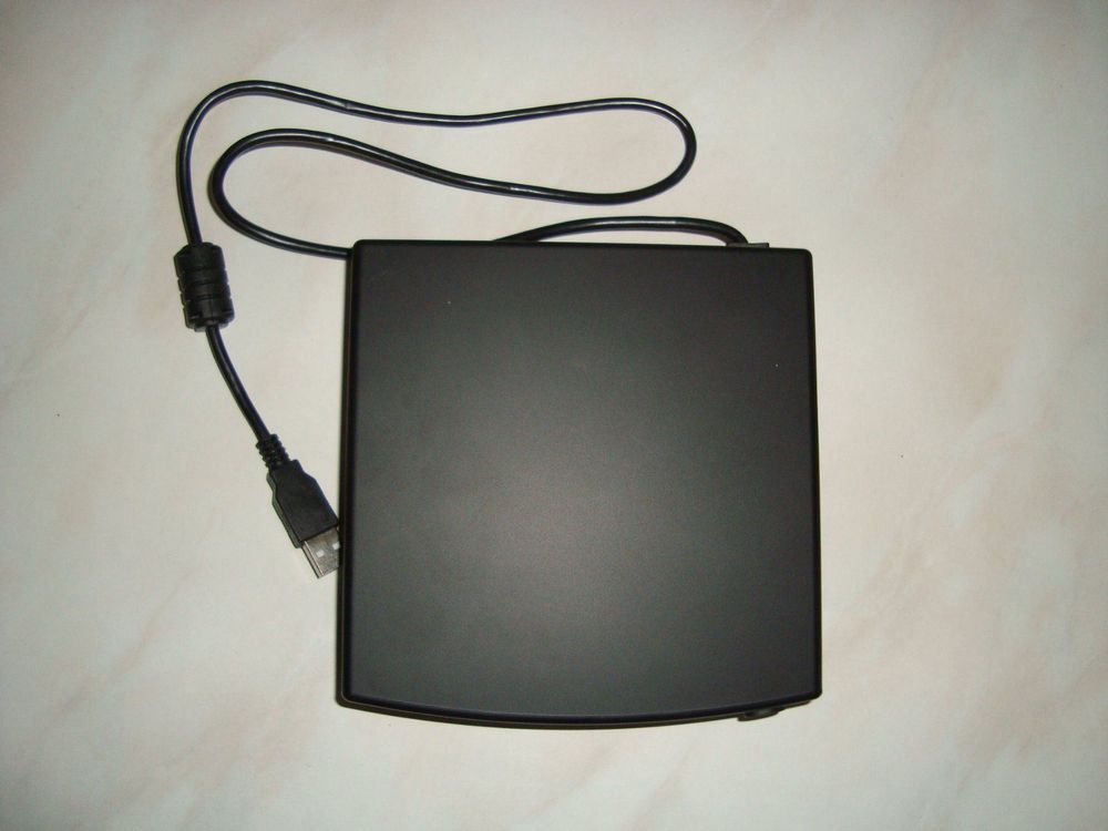 CD-Player extern mit USB Kabel für Autos (Neu und originalverpackt) in ...