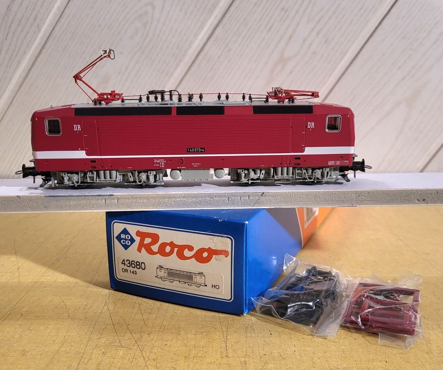 ROCO - 43680 - BR 143 573-4 - die Lok ist absolut NEU (Neuf (Voir ...