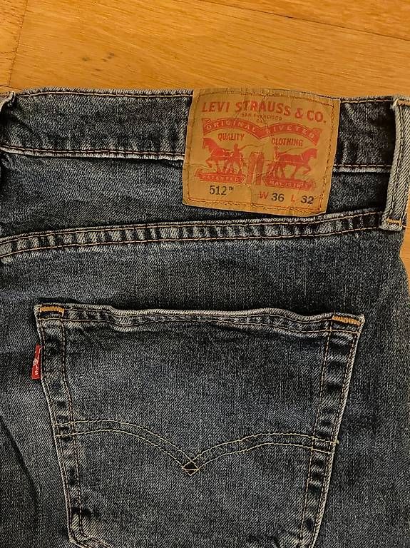 Levi's Jeans top Zustand, modern geschnitten (Neu (gemäss Beschreibung ...