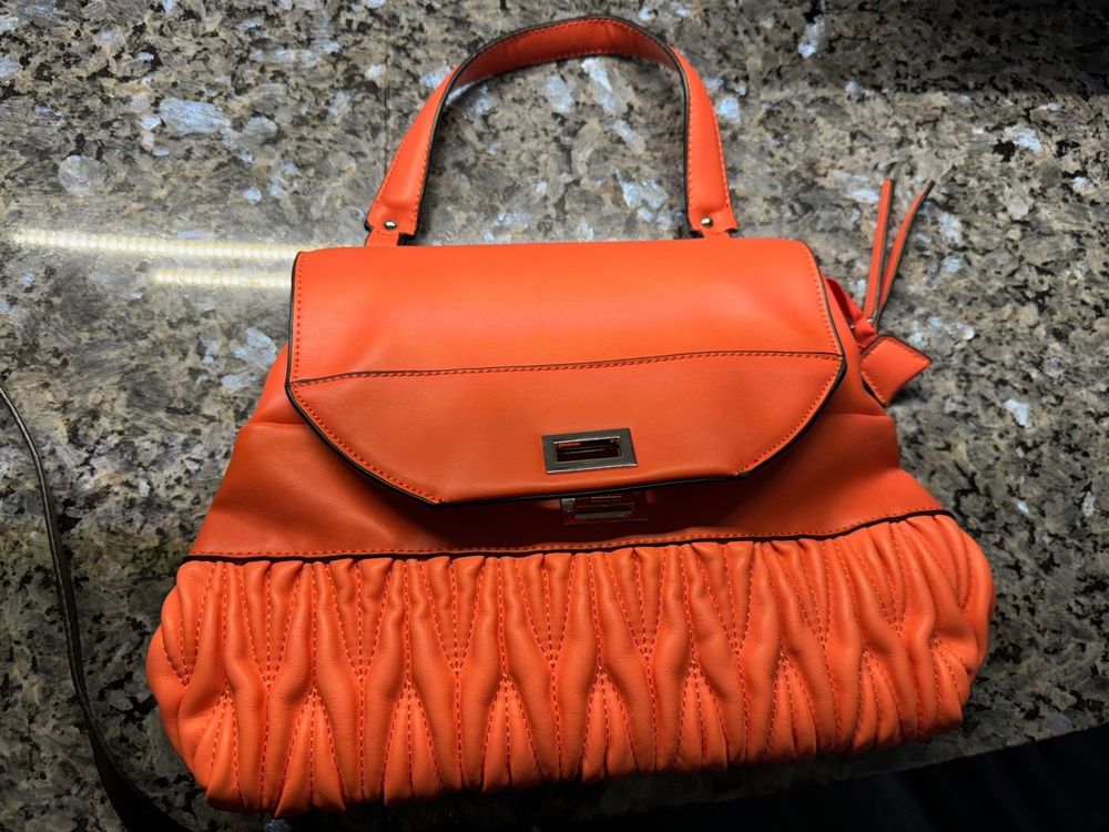 Handtasche neu lachsfarben nie gebraucht | Kaufen auf Ricardo