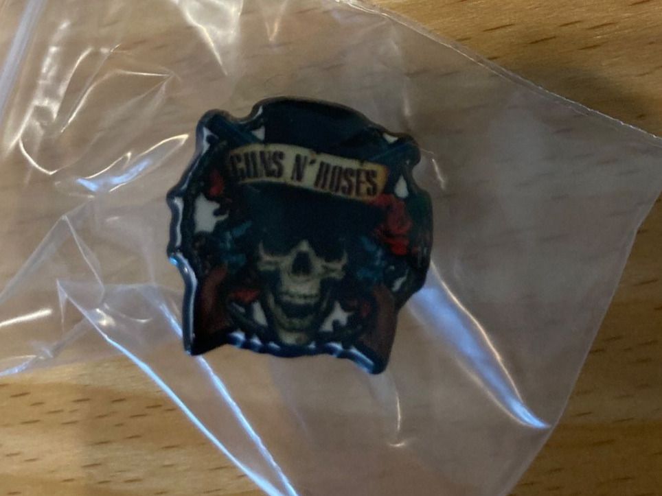 Guns n' Roses Pin Anstecker Rock Punk Metal Pop | Kaufen auf Ricardo