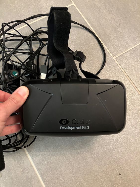 Gut erhaltene Oculus VR Brille (Development-Kit 2) | Kaufen auf Ricardo