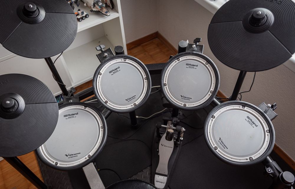 Roland TD-1 V-Drums elektronisches Drumset inkl. RDH-100A | Kaufen auf Ricardo