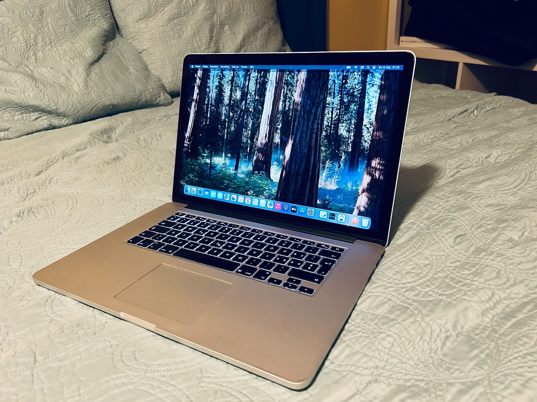 MacBook Pro Retina 15" – Sequoia - nur 82 Batteriezyklen (Gebraucht) in ...
