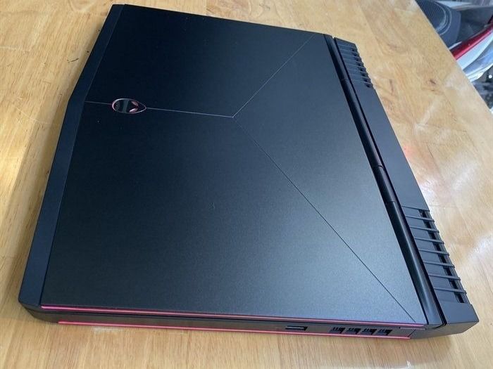 Alienware 15R4 mit GTX 1070, 144Hz IPS Display (Gebraucht) in Widnau ...