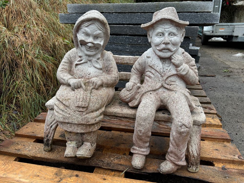 Gartenfiguren-Set, Opa & Oma auf Bank, Top Zustand! (52) (Gebraucht) in ...