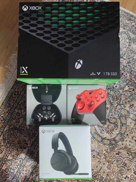 3h alte XBox Series X mit Zubehör zu verkaufen | Kaufen auf Ricardo