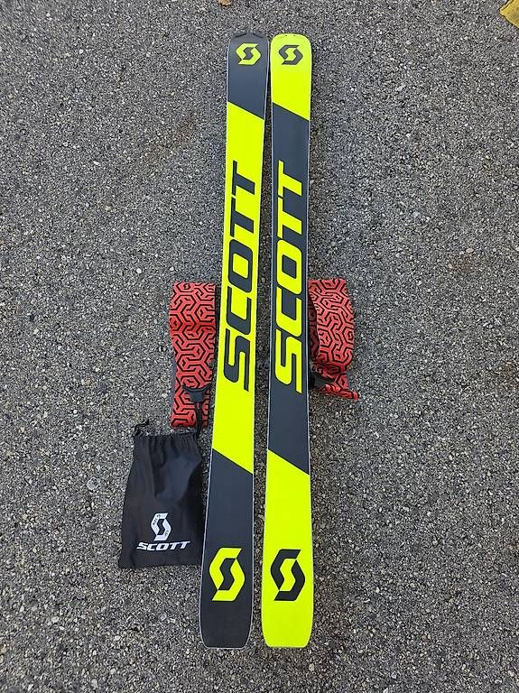 Set de ski de randonnee Scott Pure 1m84 + peaux (Gebraucht) in Sugiez ...