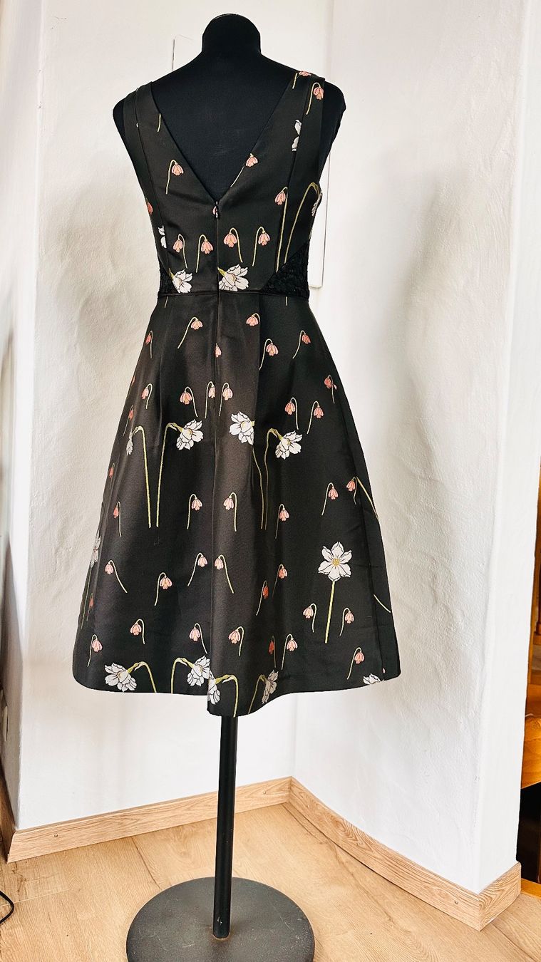 Neu Blütenzauber Cocktail-Kleid von Oasis Gr. 34/Size 8 (Neu und originalverpackt) in ...