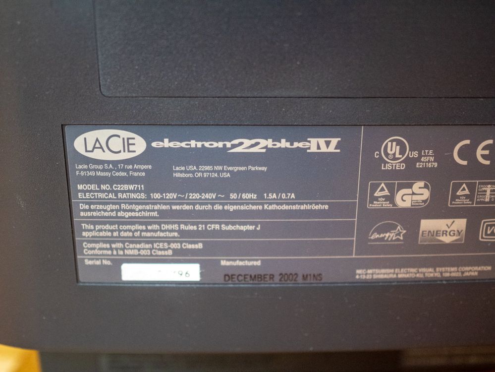 LaCie Electron Blue 22 IV, 21" CRT Monitor, 140kHz Trinitron (Gebraucht ...
