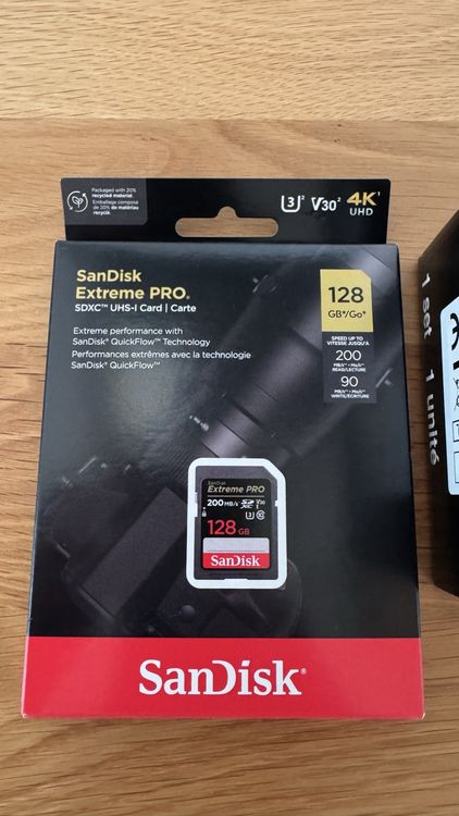 Panasonic HC-VX3 4K Camcorder, neu, mit SD Karte! (Neu und ...