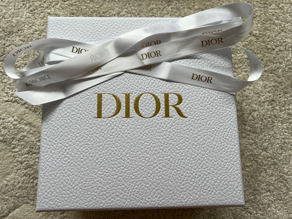 Dior Gift Box Dior Brand Filling and 1.75m Ribbon | Kaufen auf Ricardo