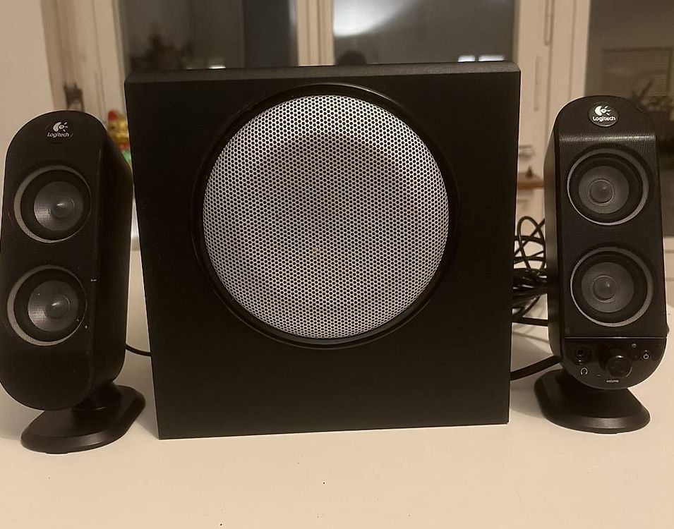 Subwoofer mit Boxen von Logitech (Gebraucht) in Zürich für CHF 20 – nur ...